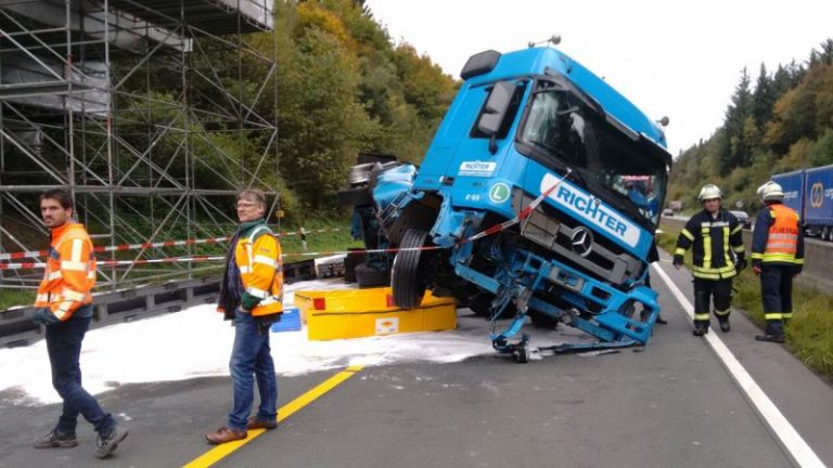 LKW-unfall-A45-Autobahn – wirSiegen – das Siegerland Portal