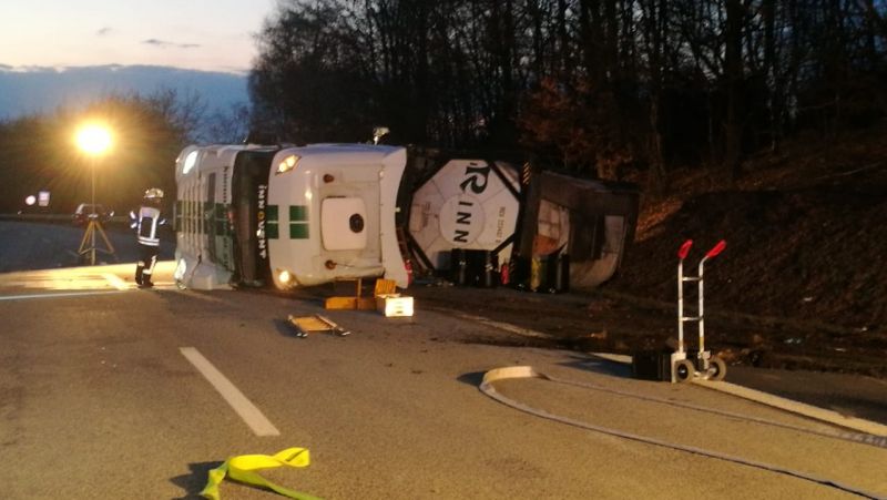 LKW-Unfall-A45-Siegen-Freudenberg (2) – wirSiegen – das Siegerland Portal