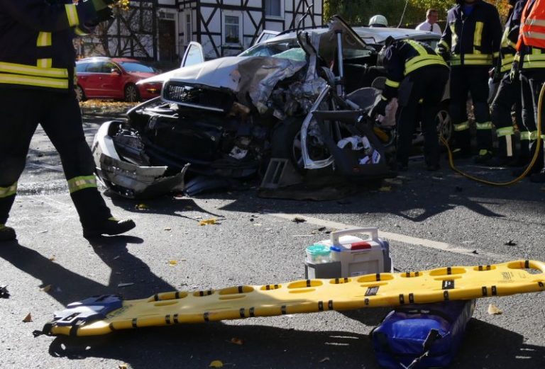 Schwerer Verkehrsunfall: Vollsperrung der B508 in Hilchenbach – wirSiegen – das Siegerland Portal