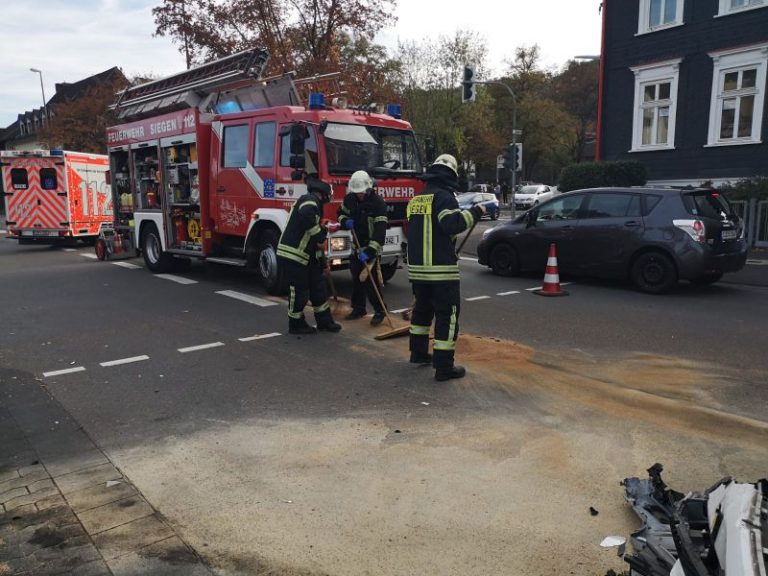 Siegen-Weidenau - Schwerer Auffahrunfall mit 3 Verletzten - wirSiegen - Das Siegerland Portal ...