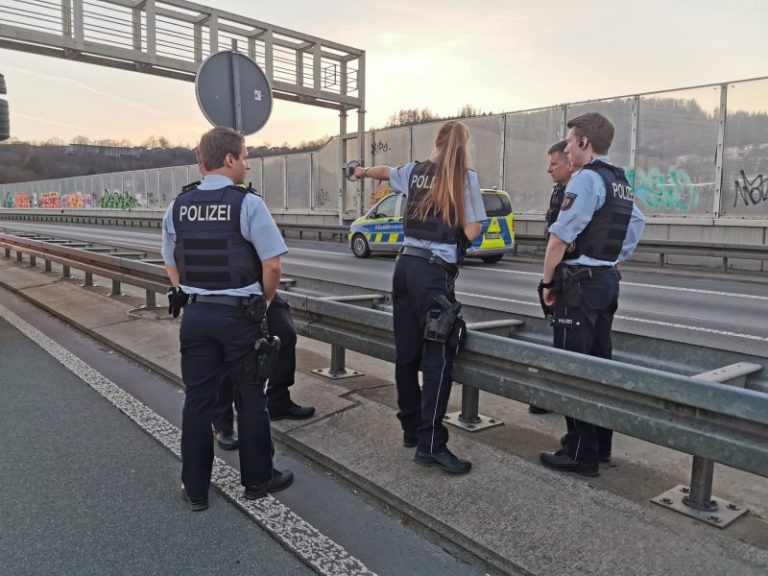 Schwerer Verkehrsunfall auf der HTS in Siegen: Aktuell Vollsperrung - wirSiegen - Das Siegerland ...
