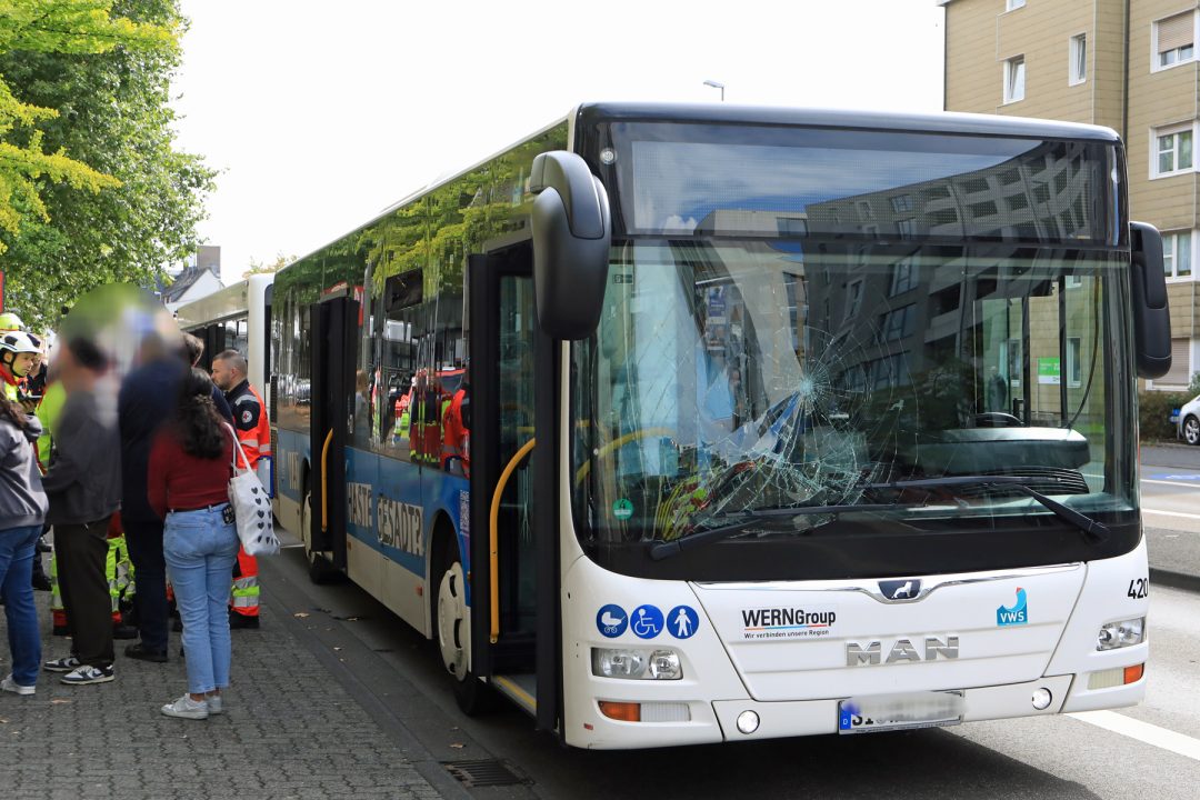Weidenau: 13 Verletzte in Linienbus - Großeinsatz für Polizei und Rettungsdienst auf der ...
